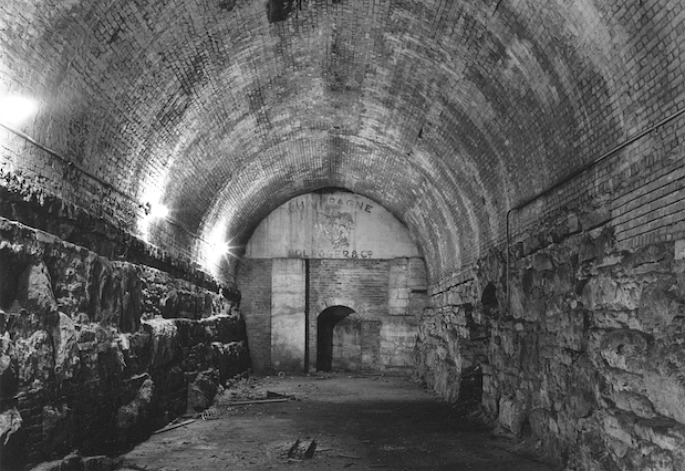 There's a Cold War Bomb Shelter Hidden Under the Brooklyn Bridge | 6sqft