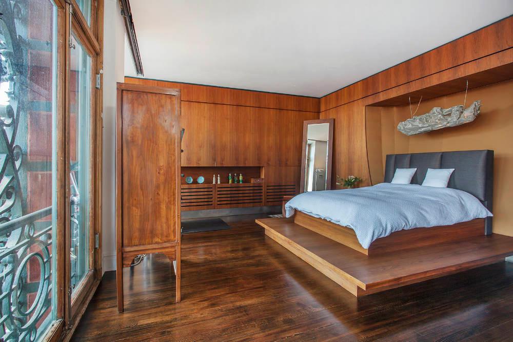 Loft in Soho's Little Singer Building Stands Out with Perfectly Framed ...