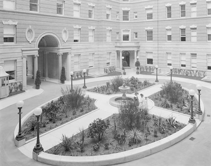 How the Historic Apartments and Hotels of the Upper West Side Came to ...