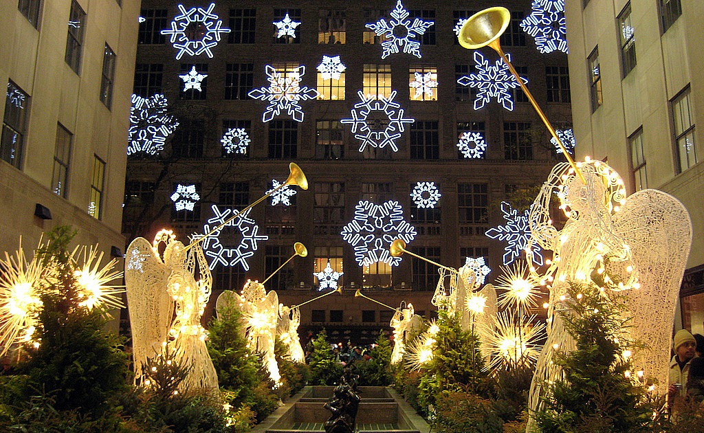 The History of the Rockefeller Center Christmas Tree, a NYC Holiday ...