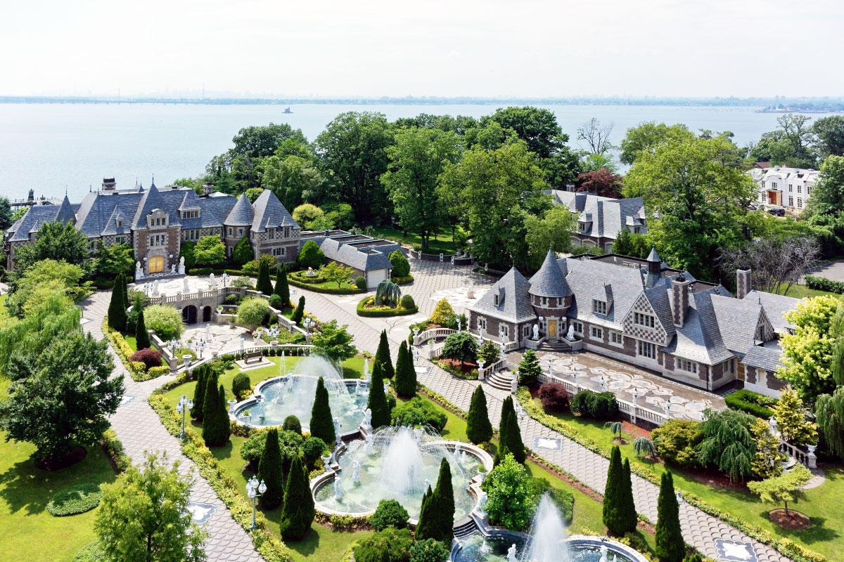 Russian Castle on Long Island with 35 Bathrooms Asks a Whopping $100M ...
